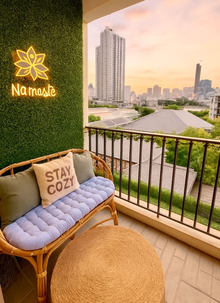 Lexurious 1bd Balcony Sukhumvit Bts Pet F Pool Gym - Bangkok