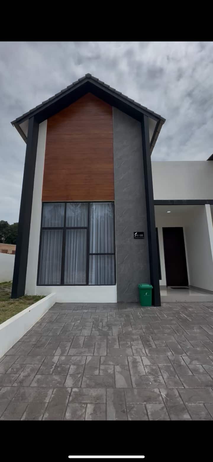 Home Stay Alvira - Batam