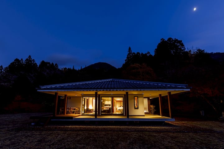 絶景マウンテンビュー｜庭と天然温泉を楽しむ一棟貸しヴィラ｜家族旅行に最適な　Lento湯布院 - Japan