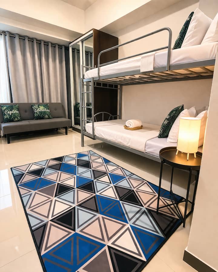 Cubao Studio Near Araneta + Pool • Aurora Escalade - Quezon City