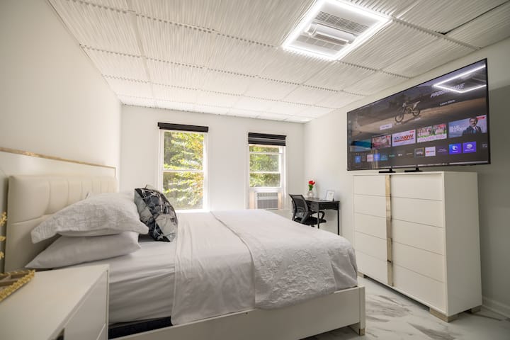 Riverside Gables Basement Suite – Business & Solo - ローレンスビル, GA