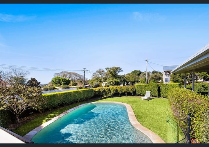 Pet Friendly Buderim Home, Ocean Views & Pool. - Buderim