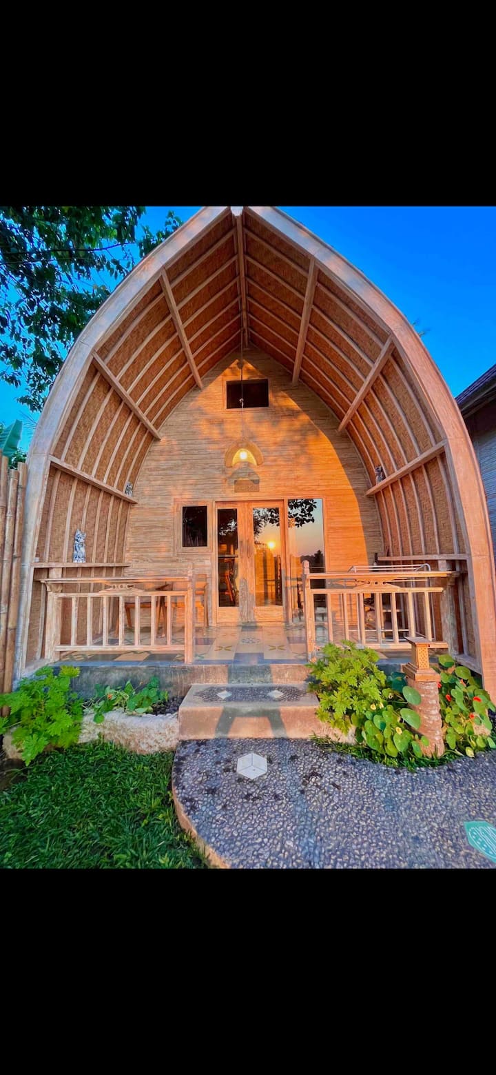 Alvarina- Authentic Stay, Coexist With The Nature - Besakih