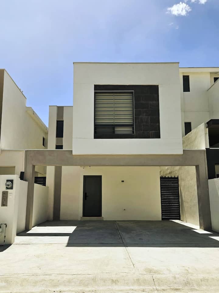 Casa, Para Una Estancia Con Estilo Y Comodidad. - Jalisco