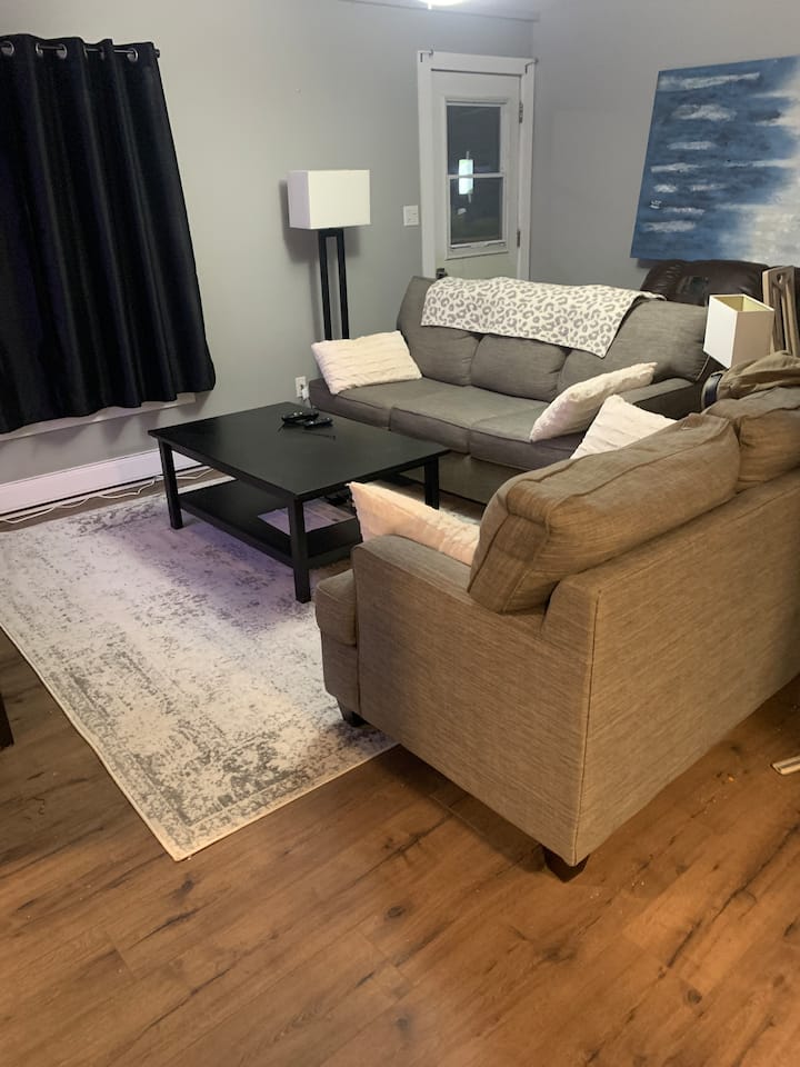 Ross House - Cozy 2 Bedroom Home Near Hospital - Timmins