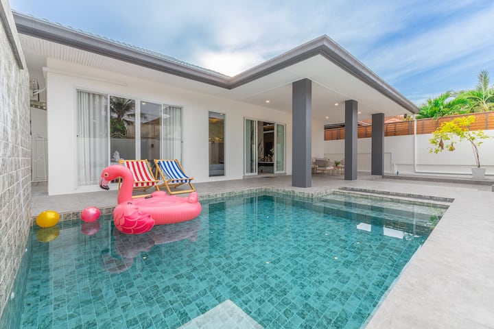 [12号]4卧5卫｜芭提雅市中心奢华独栋泳池别墅｜近中天海滩｜大空间度假首选｜交通便利 - Pattaya City