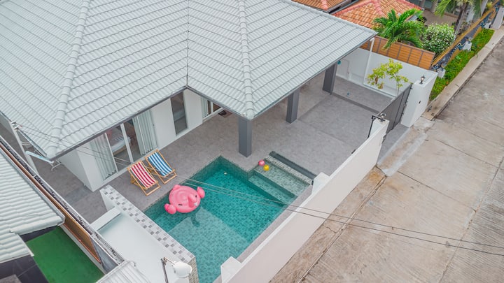 芭提雅市中心/豪装独栋泳池别墅/4间房5卫/临近中天海滩/交通便利/步行街/度假首选/大空间 - パッタヤー