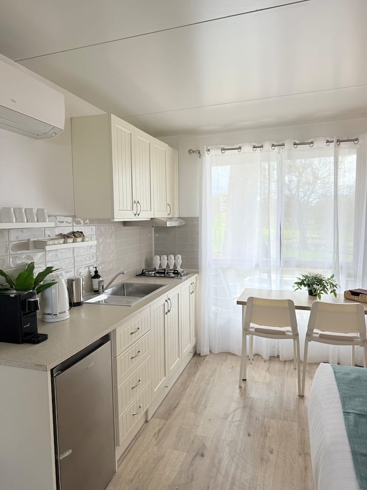 Hickey Vale Farm Lodge 2 - Broadford
