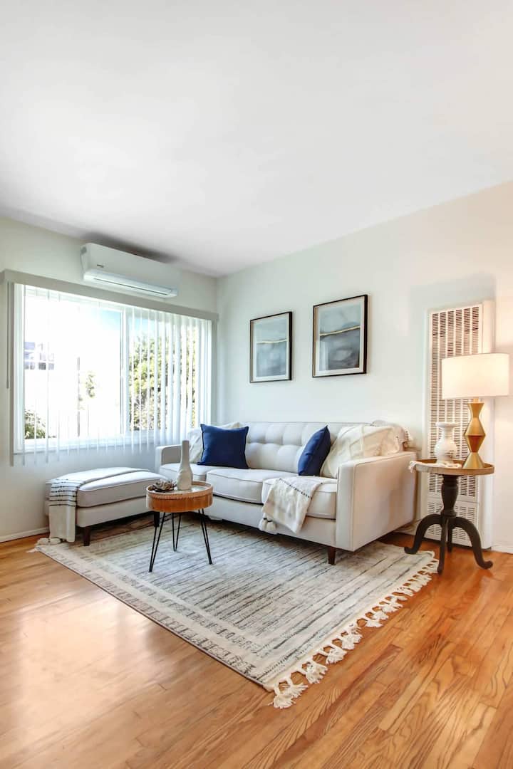 Apartment In Beverly Hills Near Cedars Sinai - Beverly Hills, CA