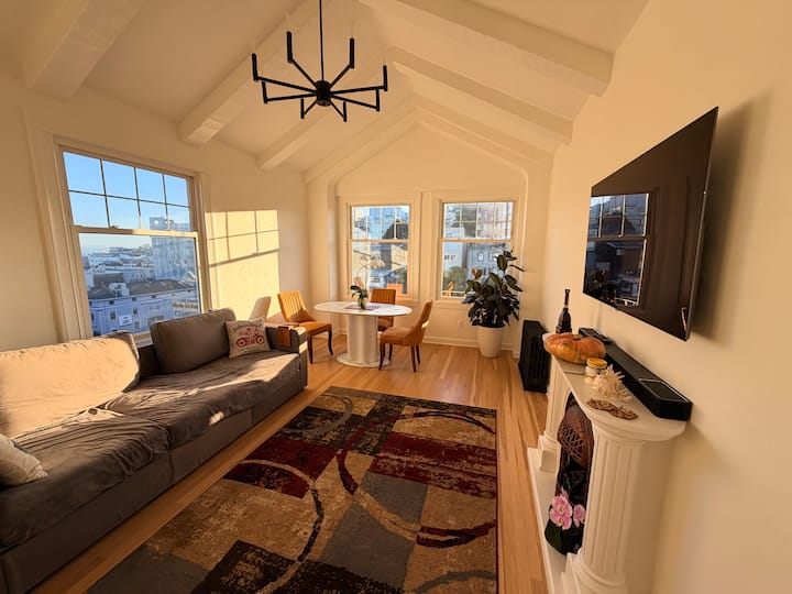 Penthouse Golden Gate View Alcatraz With Rooftop - San Francisco, CA