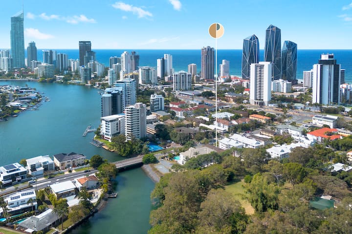 Chic 2br Beach Escape, Walk To Surfers Paradise - Broadbeach