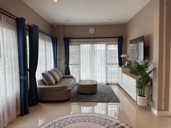 Ssara House - Bangkok Suvarnabhumi Airport (BKK)