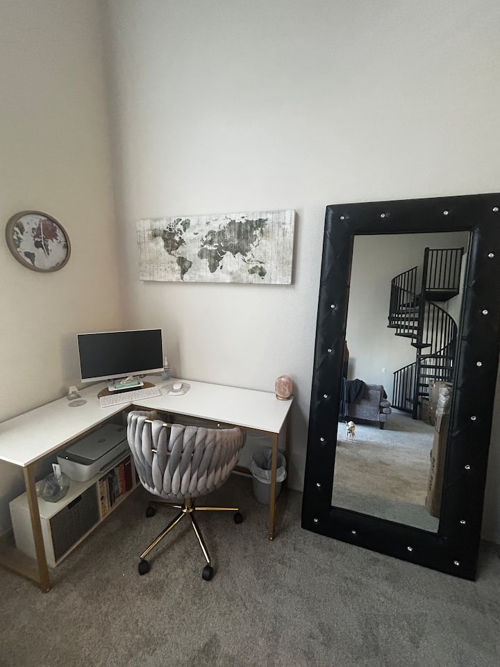 Serene Downtown Desert Loft - Phoenix, AZ