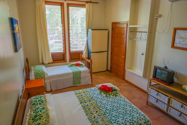 Lynn's Ensuite In Apia – Close To Hospital & Shops - 사모아