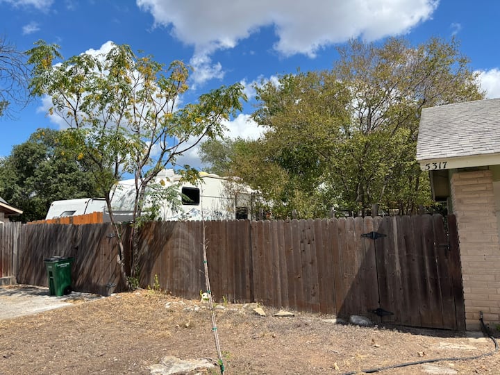 South Austin Rv W/ Pool - Austin, TX