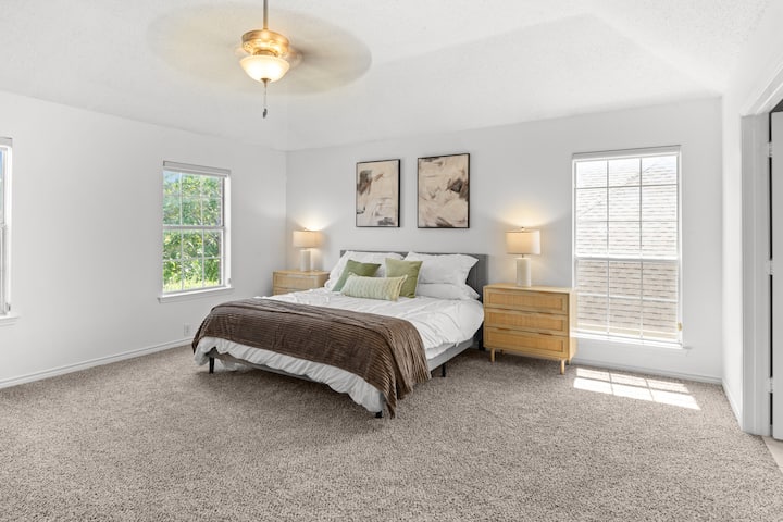 Grand 4-bed Home In Carrollton E#42456 - Carrollton, TX