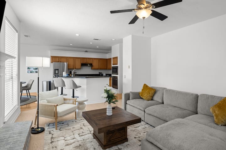 Grand 4-bed Home In Carrollton E#42456 - Carrollton, TX