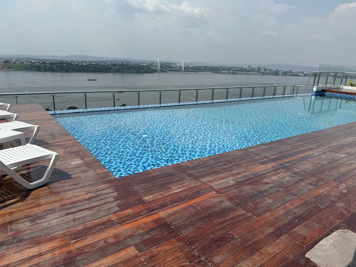 Modern 1bed Rooftop Pool, Gym & Terrace. Sleeps 3! - Kinshasa