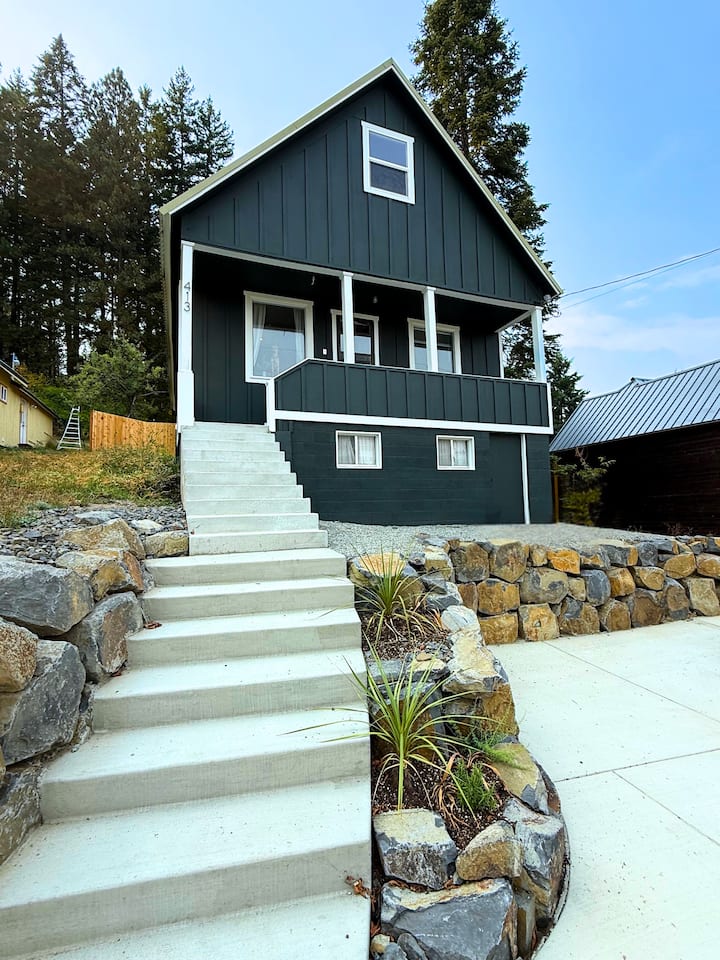 Rustic Roslyn Adventure Basecamp - Roslyn, WA