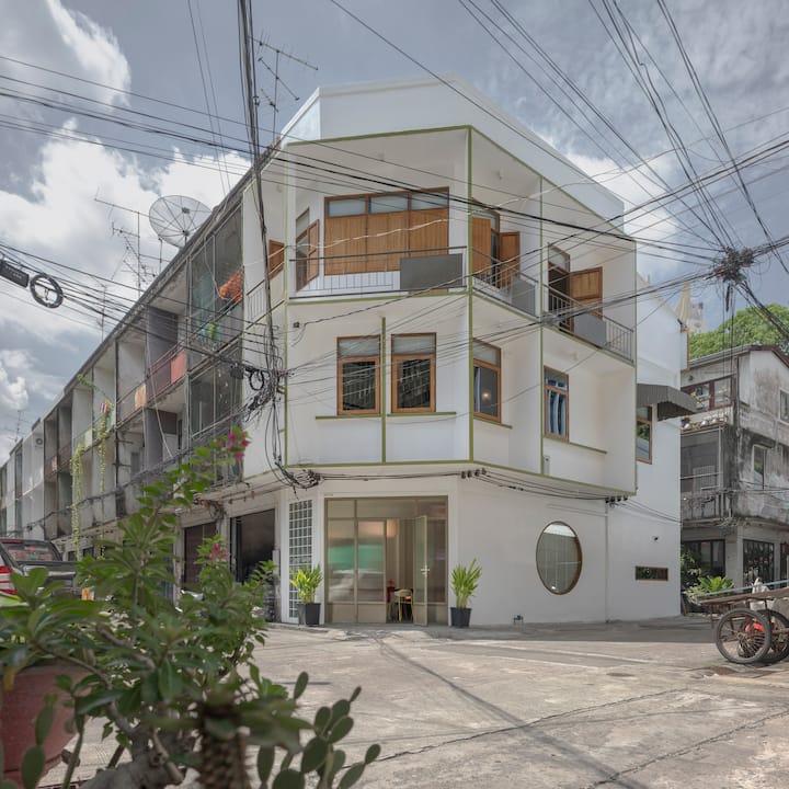 Talat Noi Entire Shophouse • Soulfully Renovated - Bangkok
