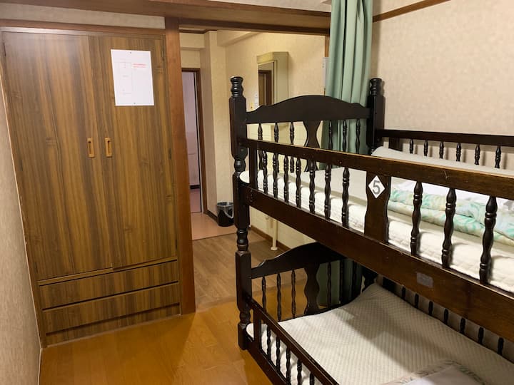 【Great For Tour!】simple Stay/bunk Bed Room/2ppl - 神戶市