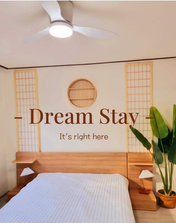 동대문,명동,남대문
혜화,인근 퀸침대3개 공원바로옆
Dream Stay
"드림 스테이" - 의정부시