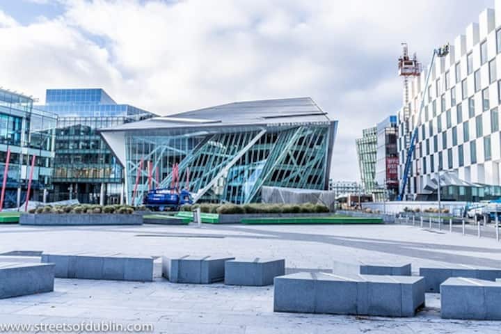 3 Bedroom Apartment In The Heart Of Docklands - Dún Laoghaire