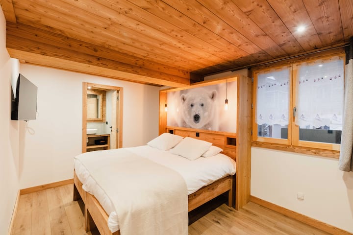 Chalet Isatis – Luxury, Space & Doorstep Skiing - Montgenèvre
