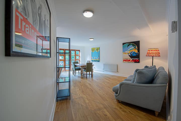 Modern 3-bedroom House Near Putney Station London - Twickenham