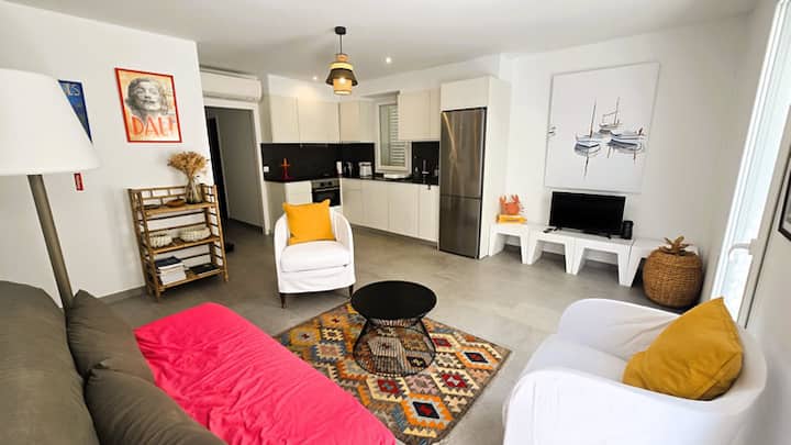 Laurent - Apartament Modern Amb Pati I Aparcament - Cadaqués