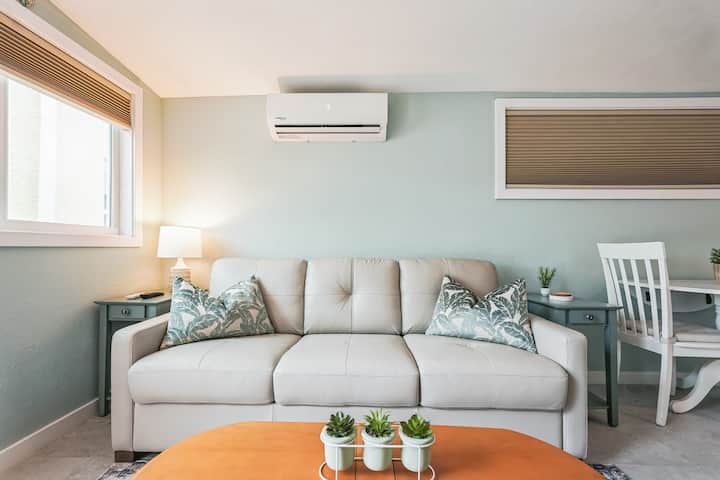 Chic Studio Cottage | Walk To Siesta Key Beach - Sarasota, FL