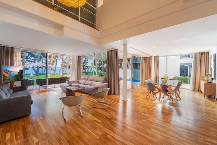 Villa Ocean - Beachfront Villa, Pool & Sea Views - Alcúdia