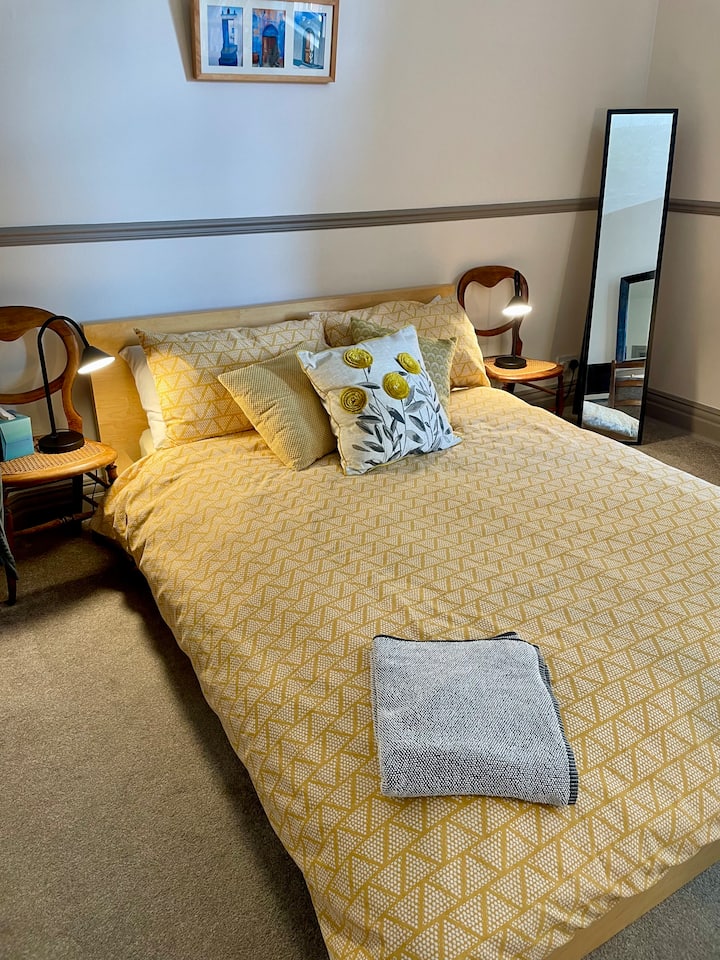 Cosy Large Double Bedroom In Victorian House - Hull