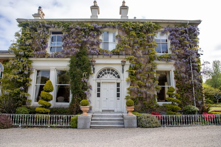 Victorian Mansion On 4 Acres – Dublin Retreat - Bray