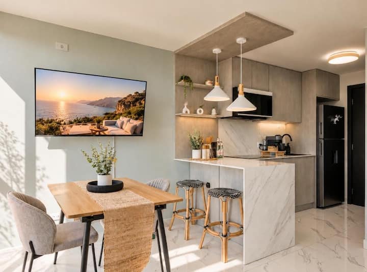 Elegant 14th-floor Home, Sleek Remodeled Kitchen - Panama City