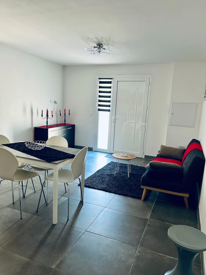 Charmant Appartement T2 Avec Terrasse - Corte