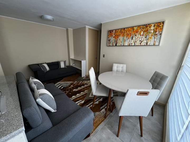 Cómodo, Agradable Y Céntrico En 1 Er Piso - Linares, Chile