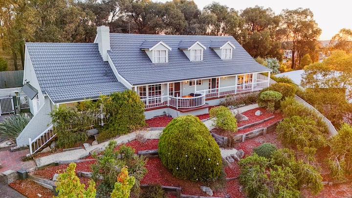 The Hilltop Haven - Bendigo