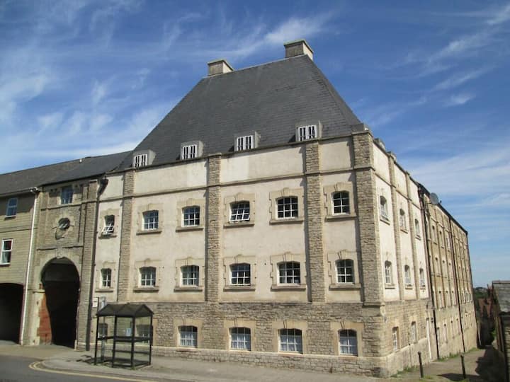 Converted Brewery In Central Frome, Somerset - Frome