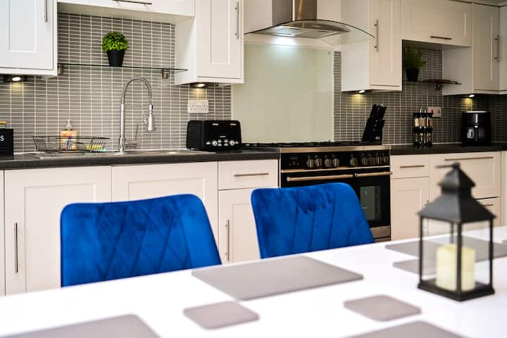 Contractor/business, Long-stays In Mumbles - Langland Bay