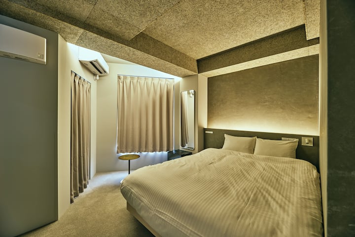 【Hotel Uro】スタンダードダブルルーム (共用バスルーム） - 長崎市