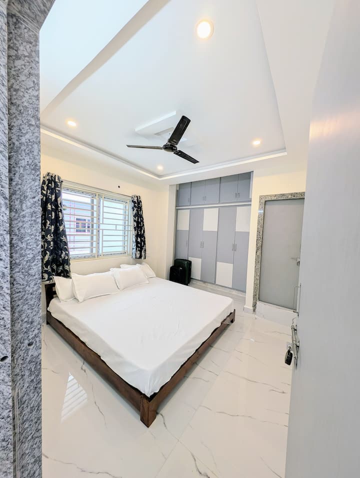 Vista Home- Vizag Homestay Near City Hotspots! - Visakhapatnam