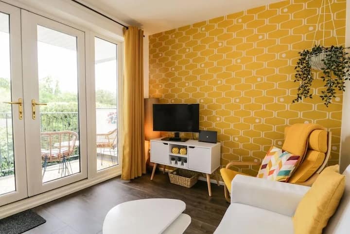 Rigg & Rest - Central Bowness, Balcony & Parking - Windermere