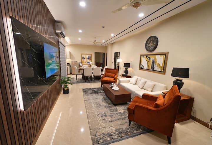 Luxury Designer 2bhk Irooftop Pool And City Views - Pakistan