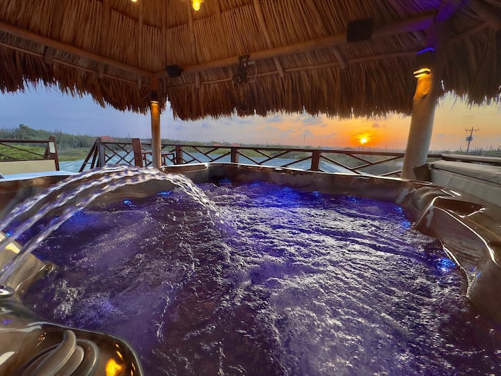 Sunset Villa: Unmatched View From Your Rooftop - Aruba