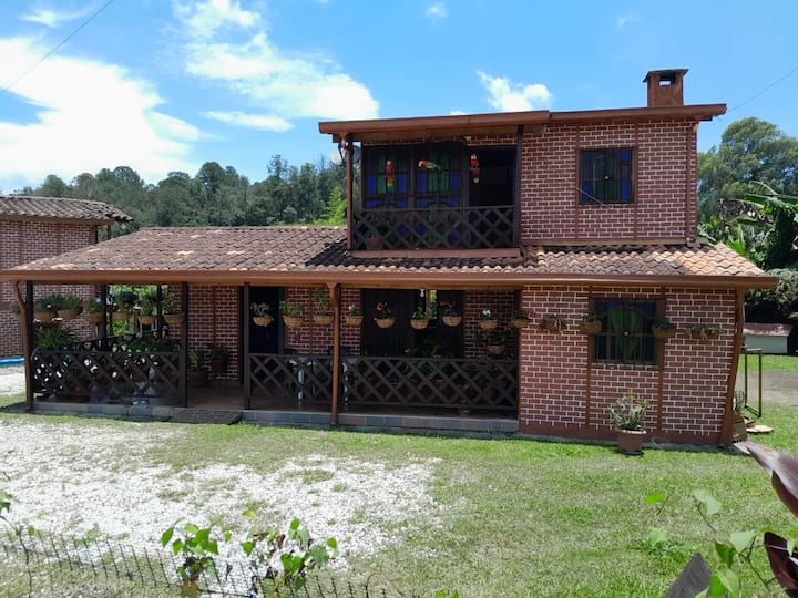 Guatapé · Finca 10 Per · Mascotas · Jardín Y Vista - Guatape