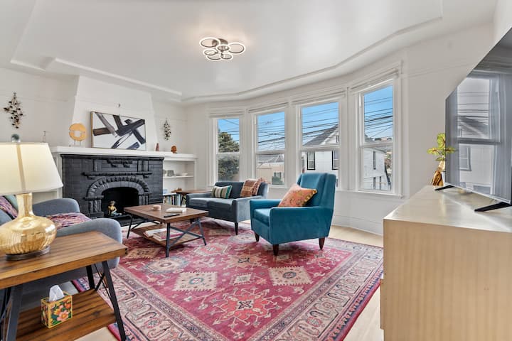 Newly Remodeled Home Near City College Of Sf - San Francisco, CA