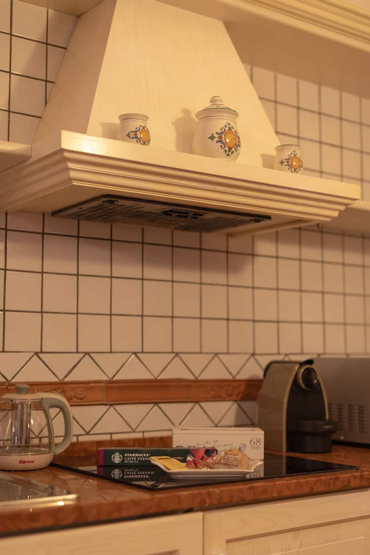 Traditional Apartment Near Colosseo - Rome