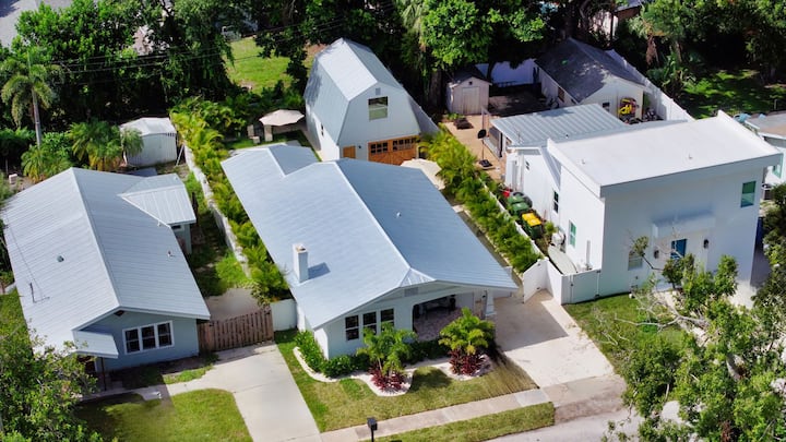 Charming, Newly Renovated, House With Pool. - Sarasota, FL