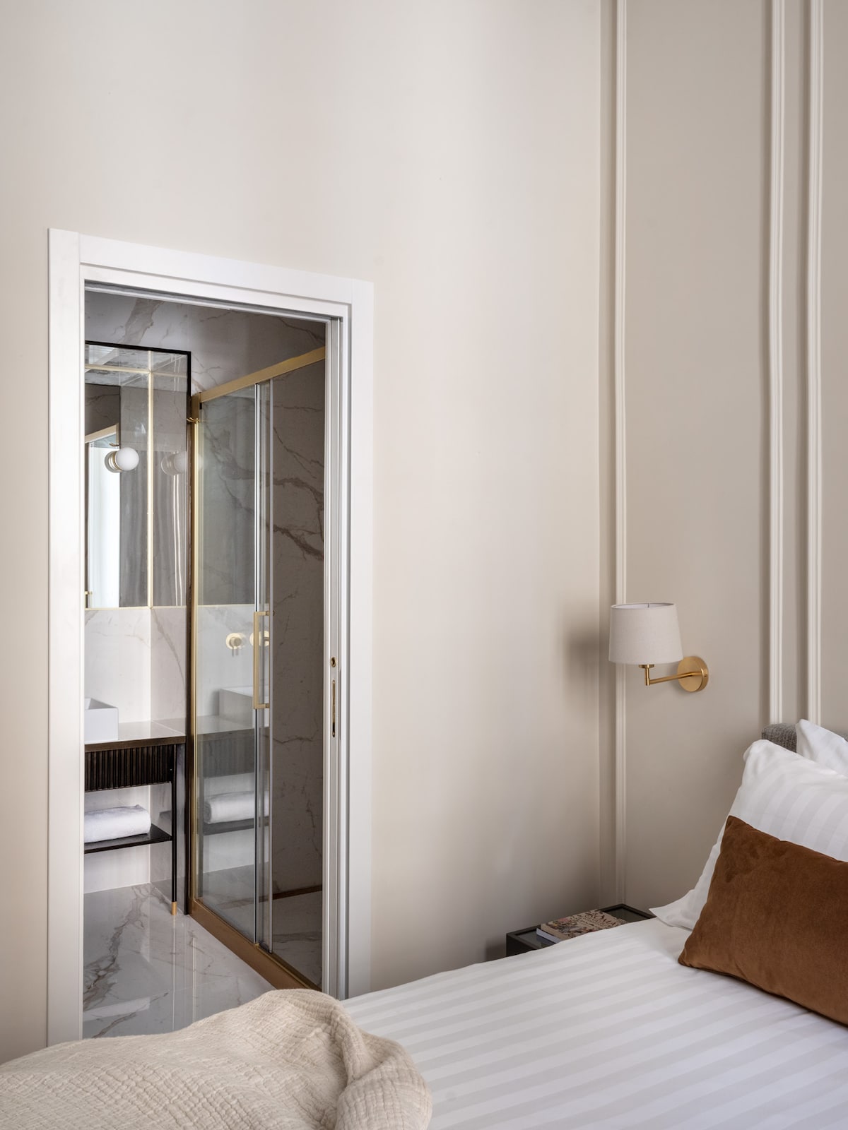 Deluxe double room - Vacation homes for Rent in Rome, Lazio, Italy - Airbnb